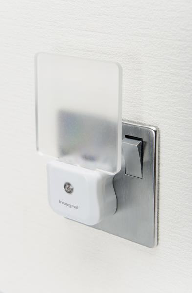 Integral Auto-Sensor LED Night Light (with UK 3-pin plug)