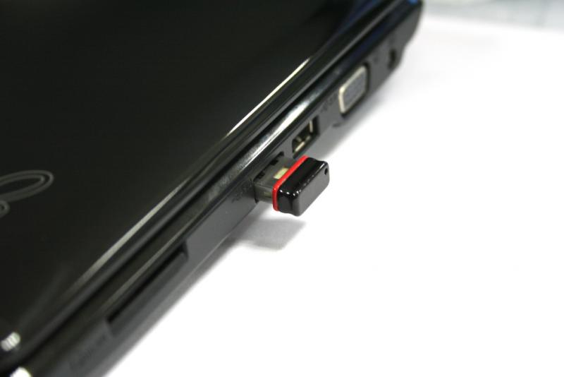4GB NEON InnoDisk Plug-and-Forget USB2.0 Flash Drive